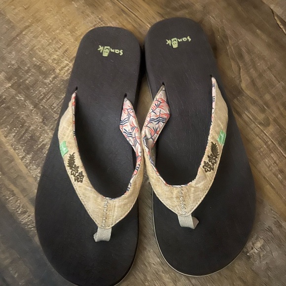 Sanuk | Shoes | Sanuk Yoga Paradise 2 Narural Brown Flip Flop Sandals ...